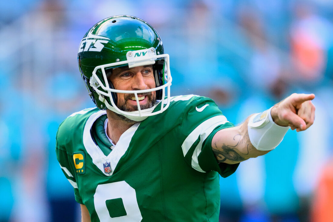 AP source: QB Aaron Rodgers informs Pittsburgh Steelers he plans to ...